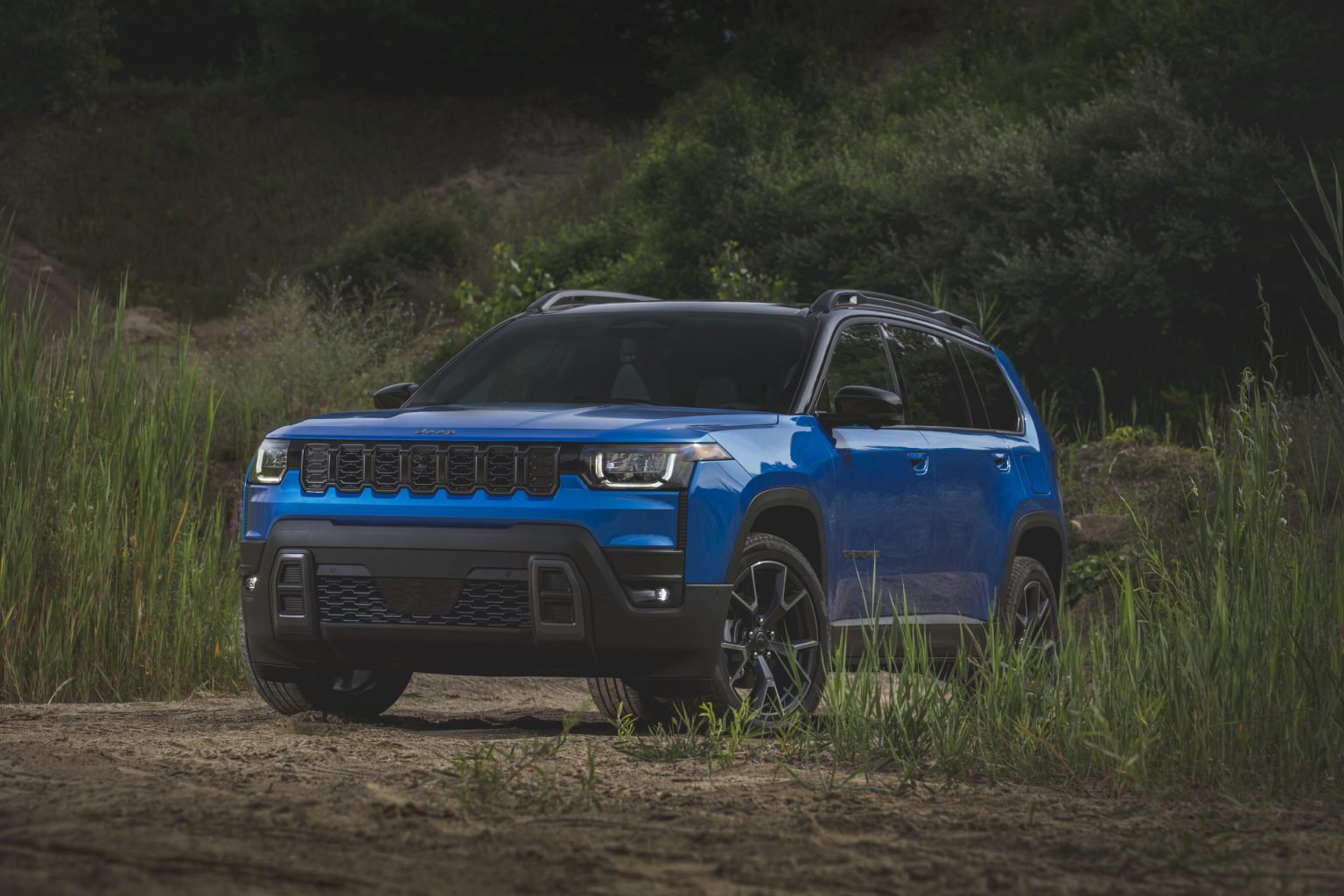2026 Jeep Cherokee with New Hybrid Engine: Off-Road Grit & Efficiency ...