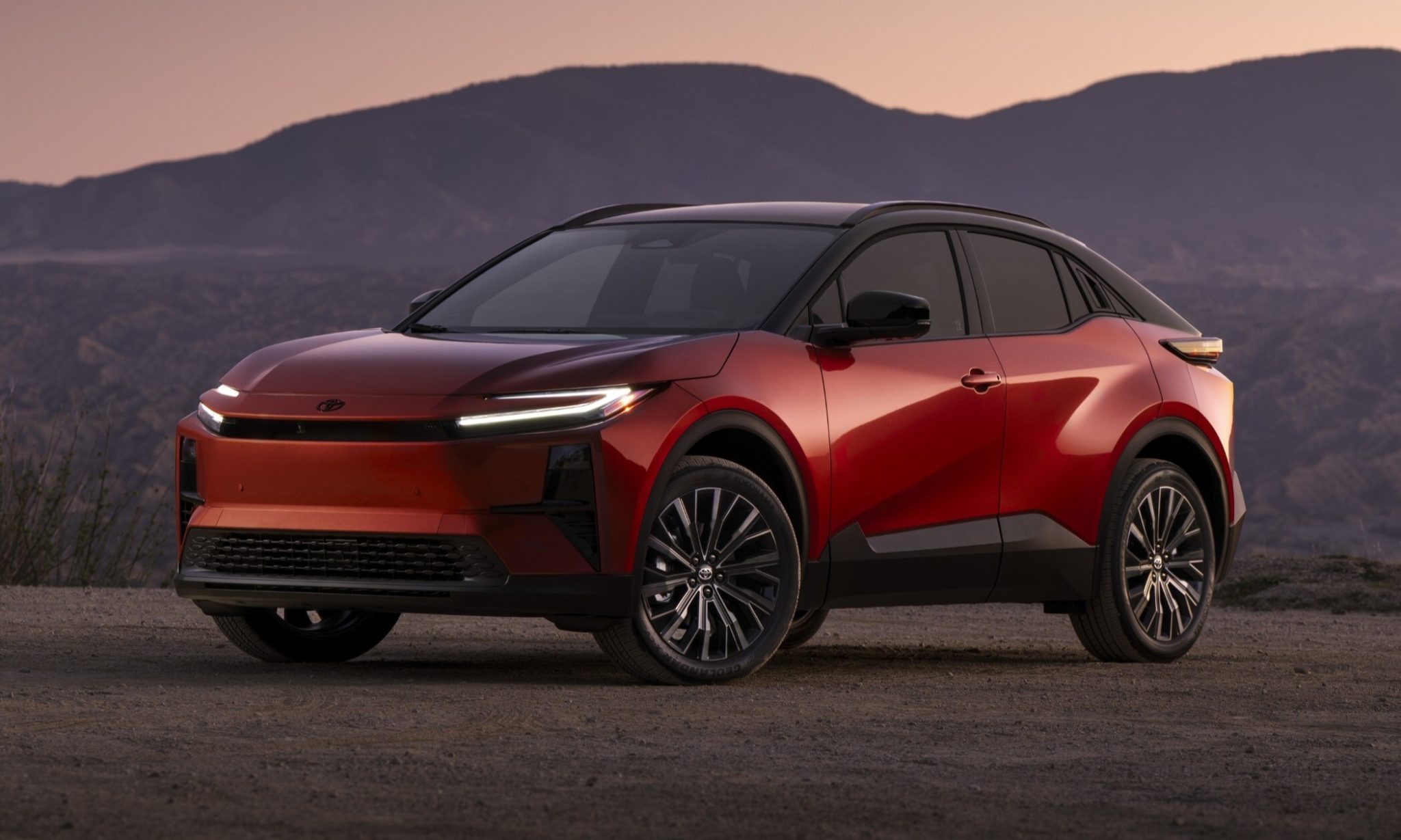 US Welcomes Back Toyota C-HR as BEV: NACS & Up to 287 mi. Range | auto ...